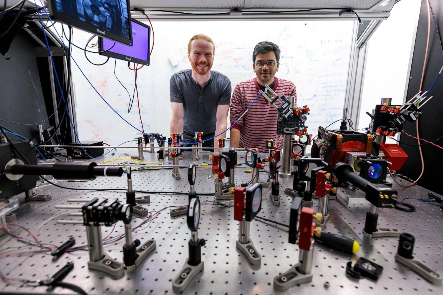 Next-Gen Quantum Computing: The Fusion of Atoms and Photonic Innovation