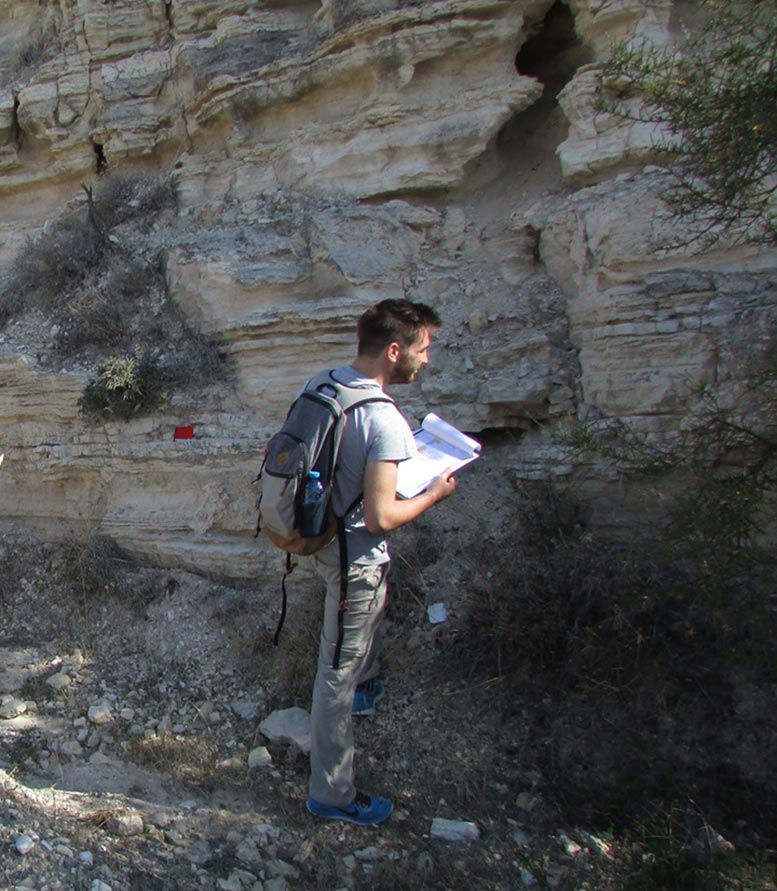 545-Million-Year-Old Footprints Rewrite the Origin Story of Complex Life