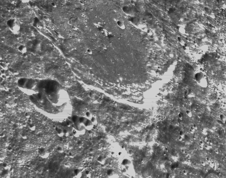 See the Far Side of the Moon: Incredibly Detailed Pictures From Artemis ...