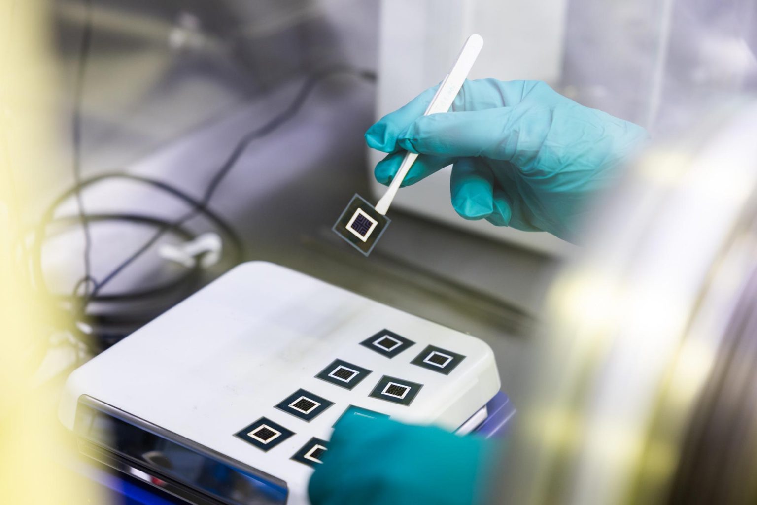 Perovskite-Silicon Tandem Solar Cells Achieve Record-Breaking 33.1% ...