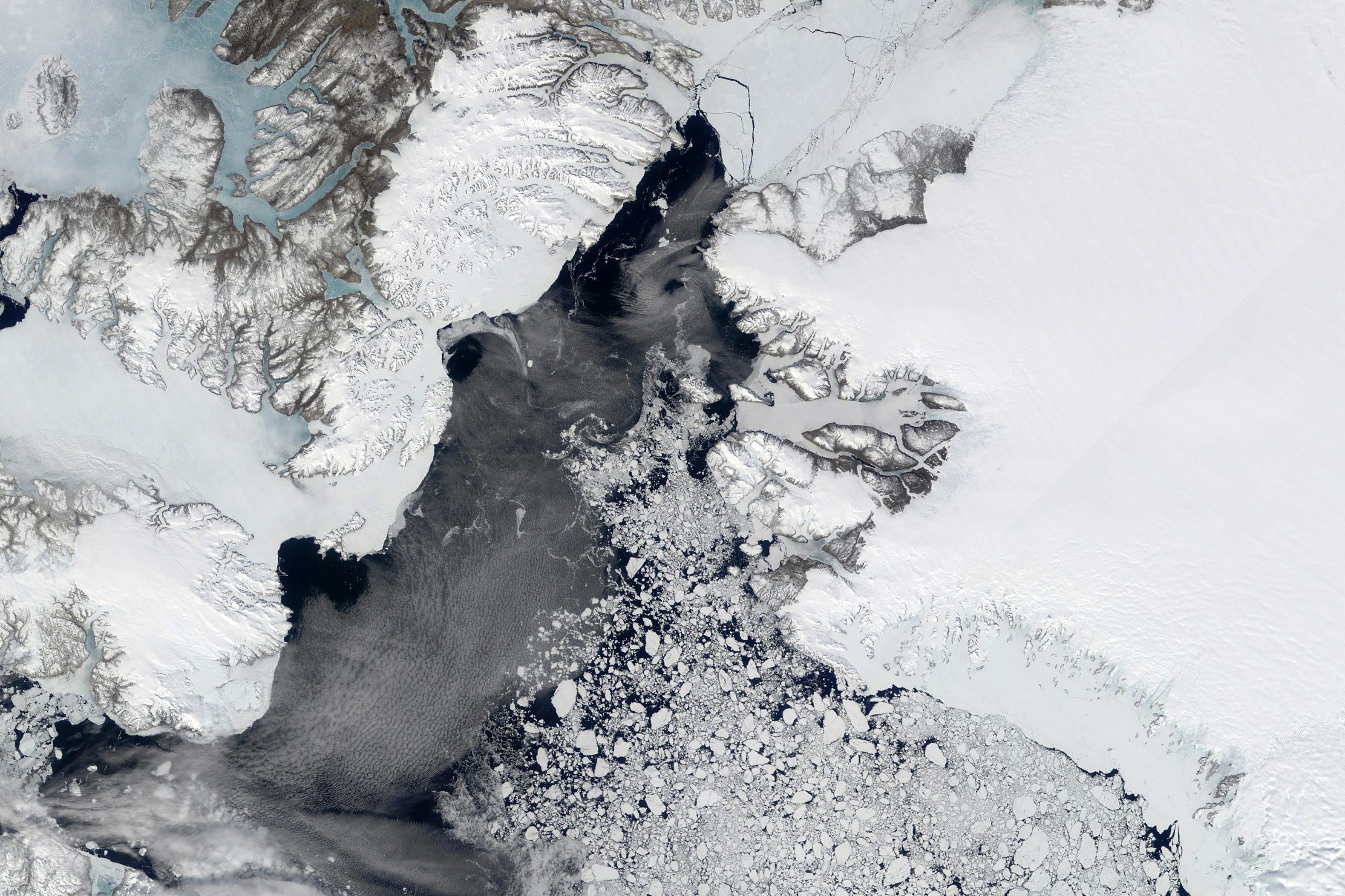 Melting Mysteries: NASA’s ARCSIX Takes Us Inside the Disappearing Arctic Ice
