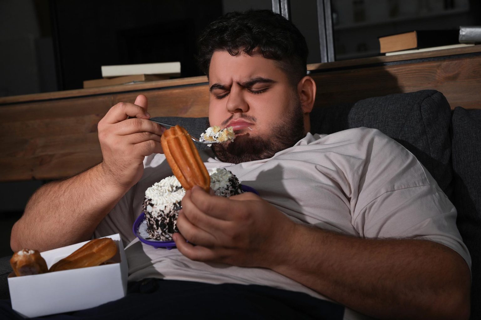 Clockwork Cravings: How Your Body Clock Fuels Late-Night Hunger