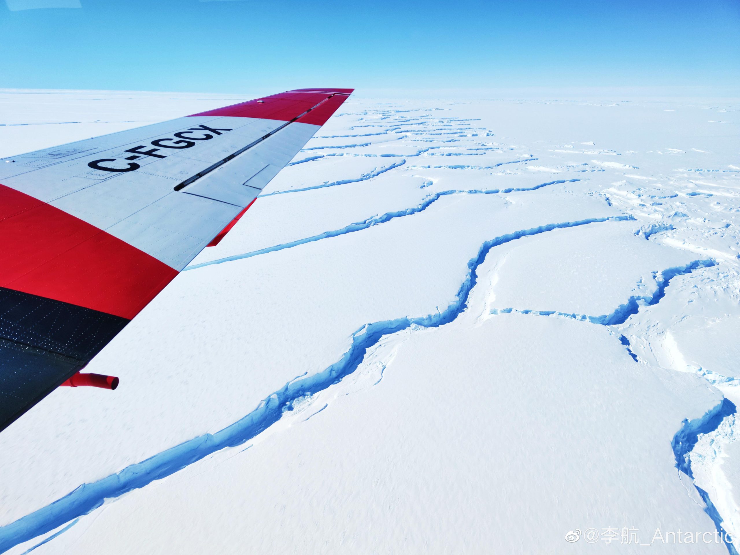 Geologists Stumble on an Alien-Like Landscape Beneath Antarctica’s Ice