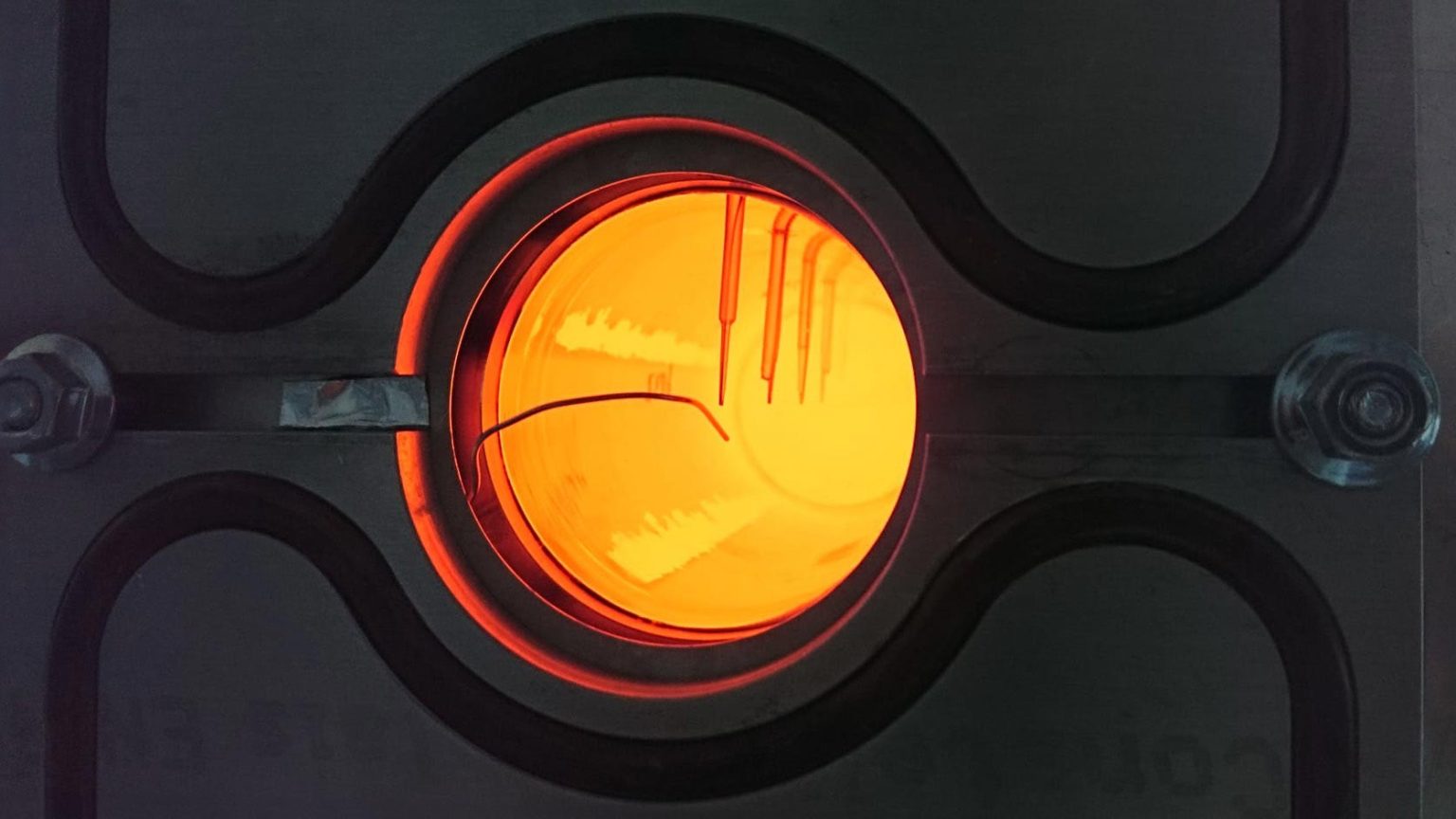 Smelting Steel Without Fossil Fuels: Solar Power Shatters the 1,000°C ...