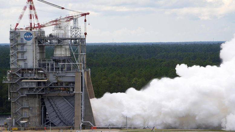 NASA Conducts Test of Redesigned RS-25 Moon Rocket Engine