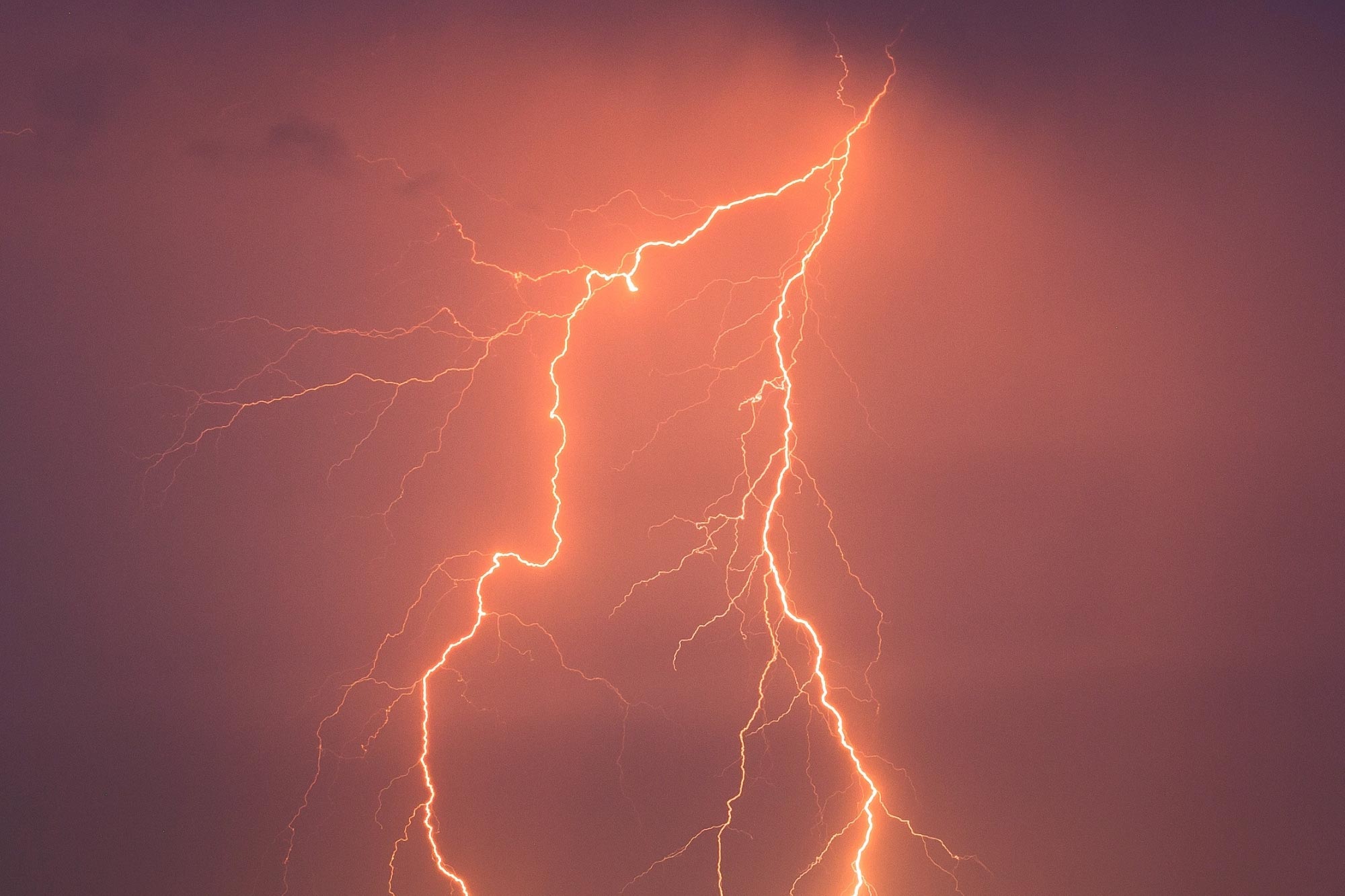 Experiments Find That Electrical Sparks Are Possible on Mars