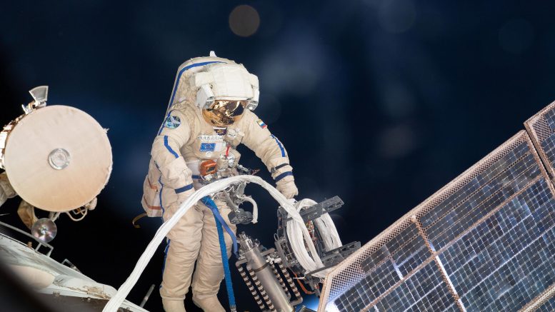 Hubble Image of Arp 194 - Cosmic Optical Illusions in Ursa Major