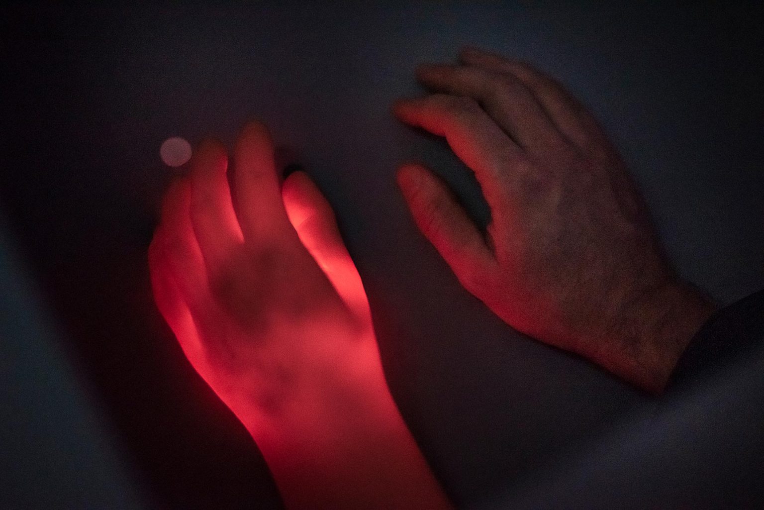 Scientists Trick the Brain With a Fake Hand – And Pain Disappears