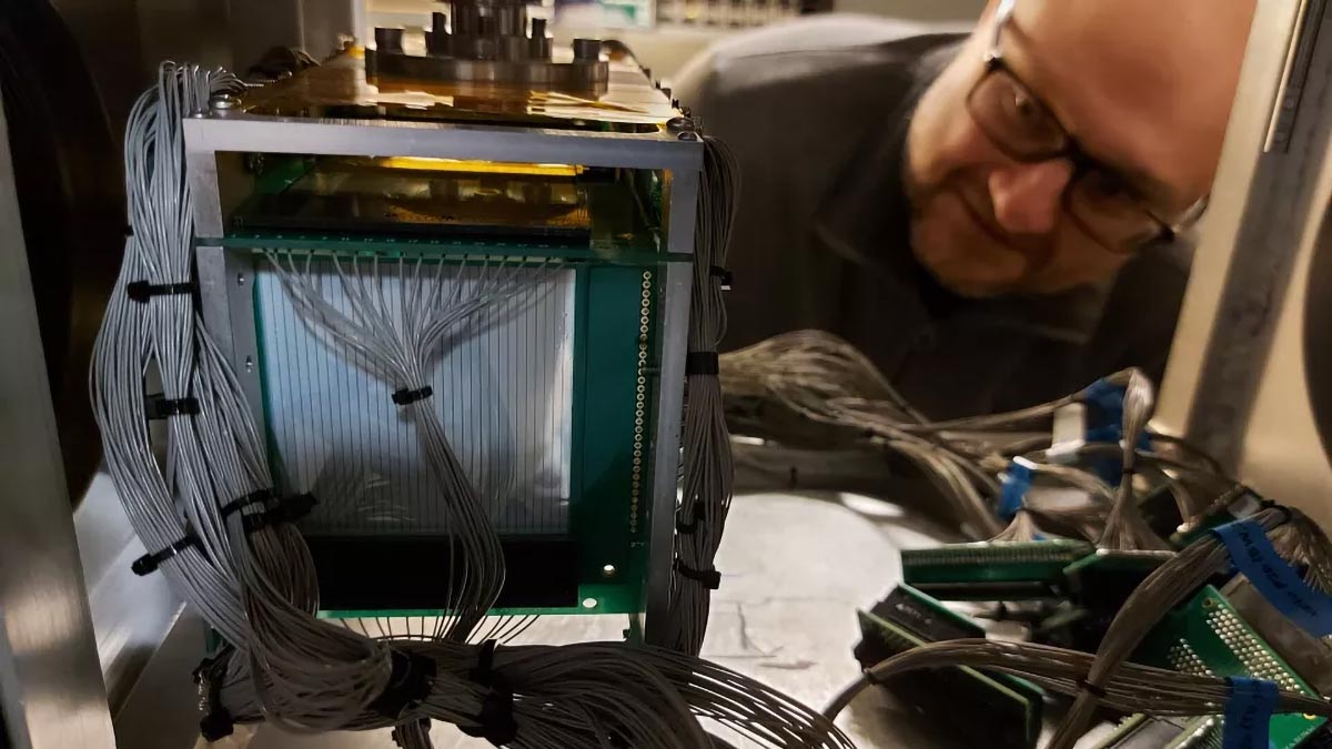 Breaking Atomic Barriers: The Race To Discover the World’s Heaviest Element