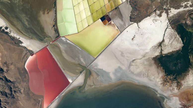 An Otherworldly Landscape: Bolivian Salt Flats – A Natural Laboratory ...