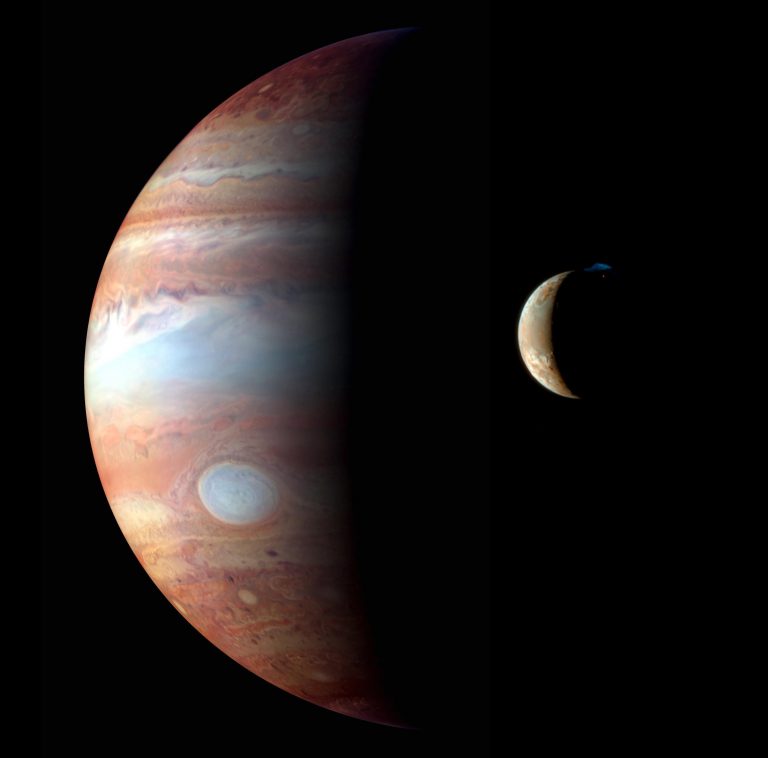 NASA Scientists Identify Small-Scale Waves on Jupiter