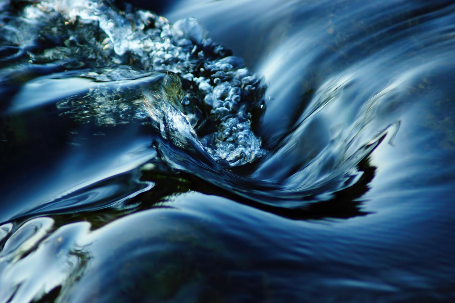 Efficient Seawater Desalination and Hydrogen Production Possible With ...