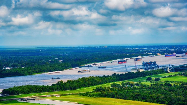 Meandering Mississippi River: Photo Taken by Astronaut on Space Station ...