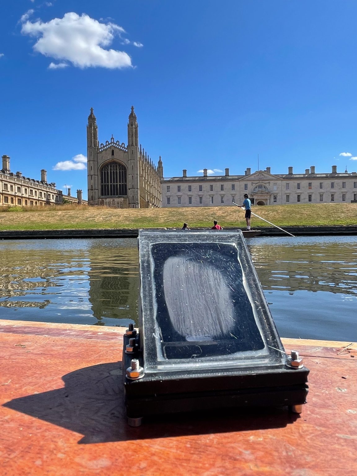 Revolutionary Solar-Powered Device Transforms Polluted Water Into Clean ...