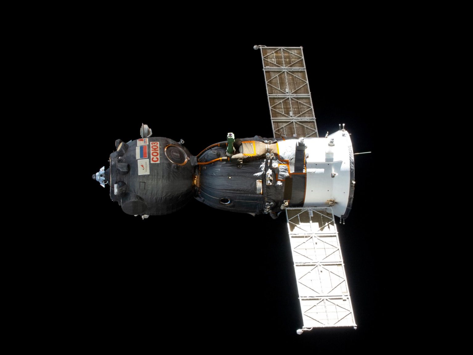 Russian Replacement Soyuz Spacecraft Docks to the Space Station