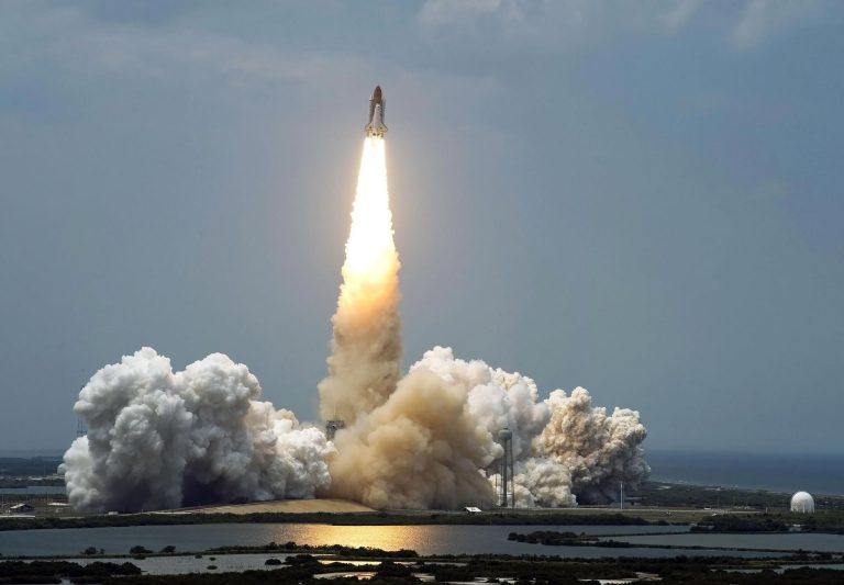 24 Spectacular Space Shuttle Launch Images