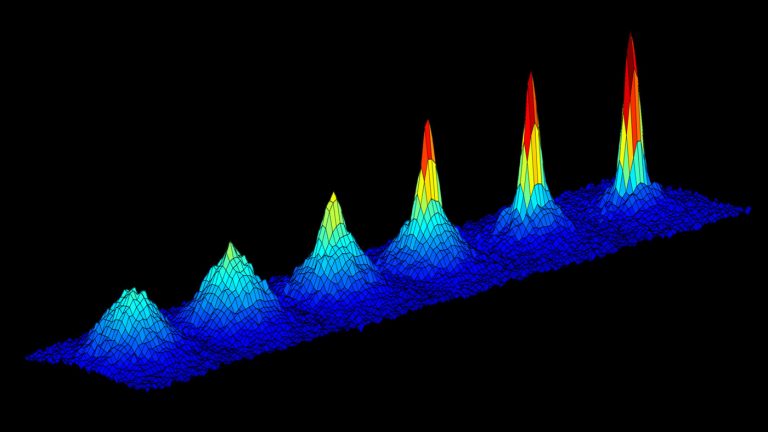 Quantum Simulator Reveals Clues about How Ultracold Atoms Interact