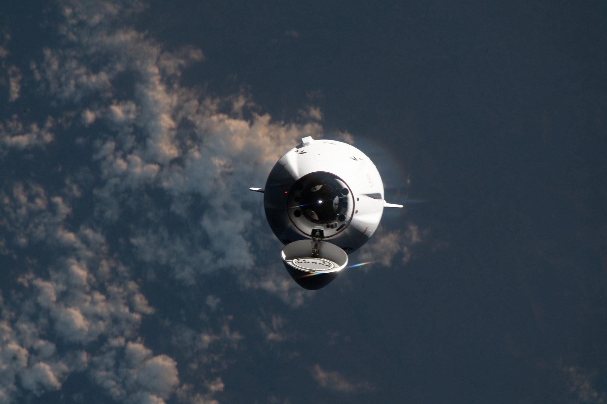 Dragon’s Daring Return: SpaceX Capsule Heads for Florida Splashdown