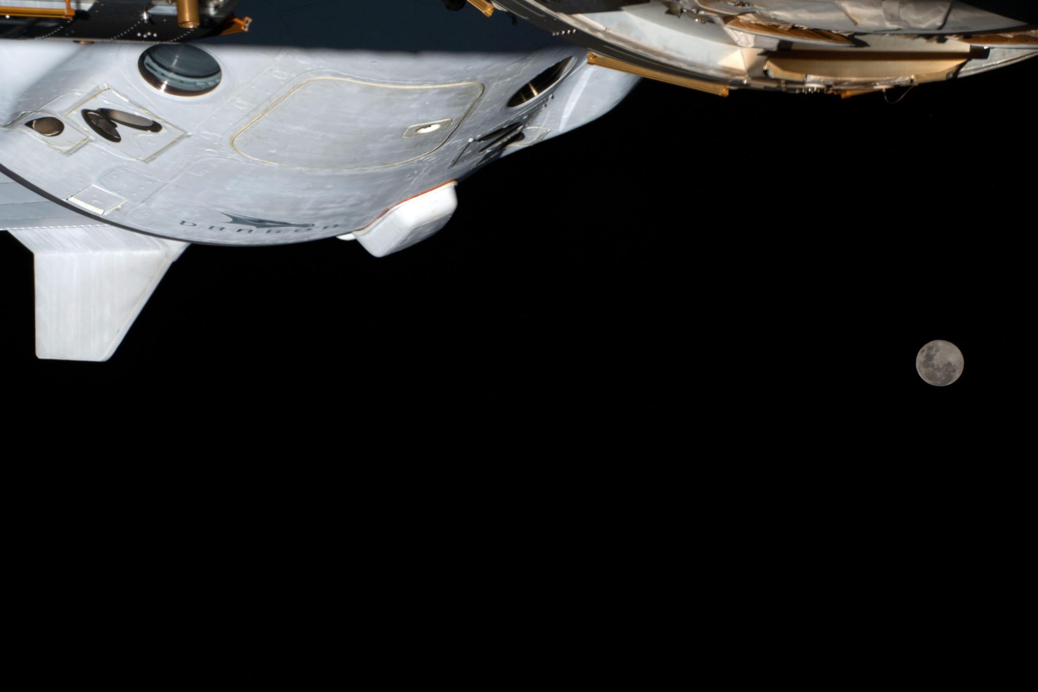 SpaceX Dragon Resupply Ship Splashes Down, Returning Critical Science ...