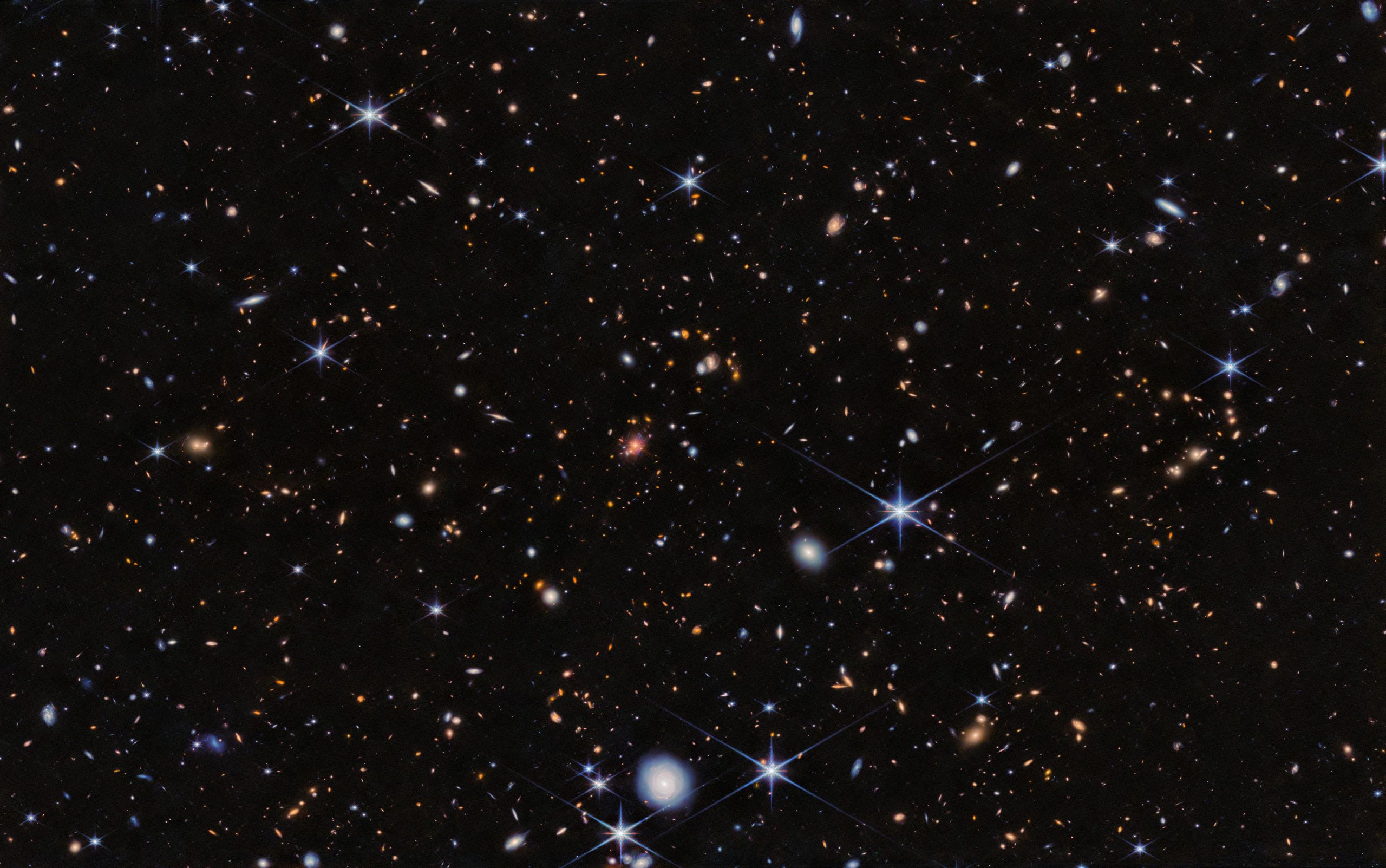 Webb Uncovers Growing Galactic “City” in Spiderweb Cluster