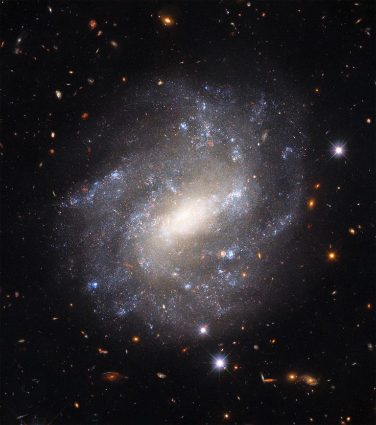 Lonely Spiral Captured by Hubble Used To Construct “Cosmic Distance Ladder”