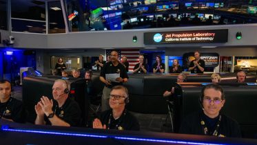 Stellar Snowflake Cluster Spotted by Spitzer Space Telescope