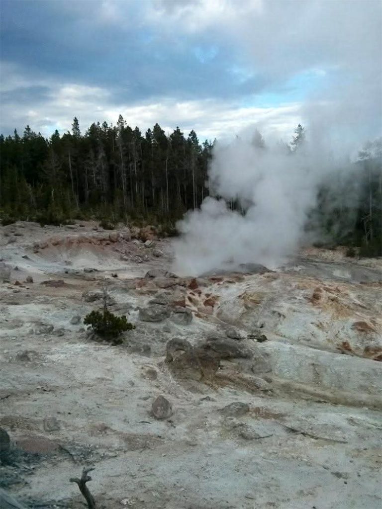 Yellowstone's Hidden Earthquakes: 86,000 Quakes Revealed by AI