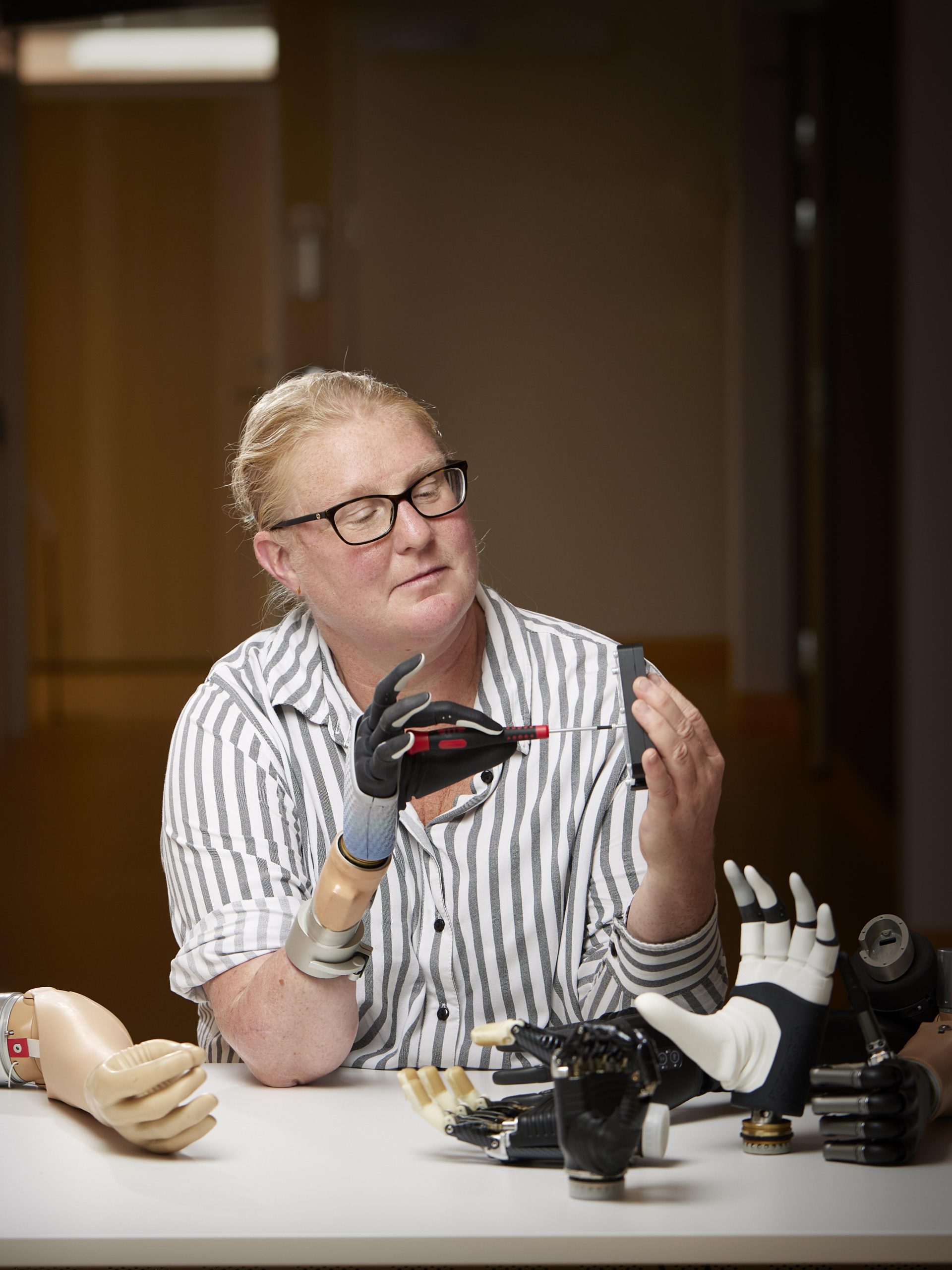 Revolutionizing Prosthetics – Scientists Develop Bionic Hand That ...