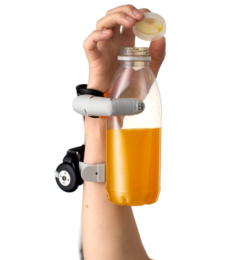 Cambridge Scientists Develop “Third Thumb” That Could Redefine Human ...