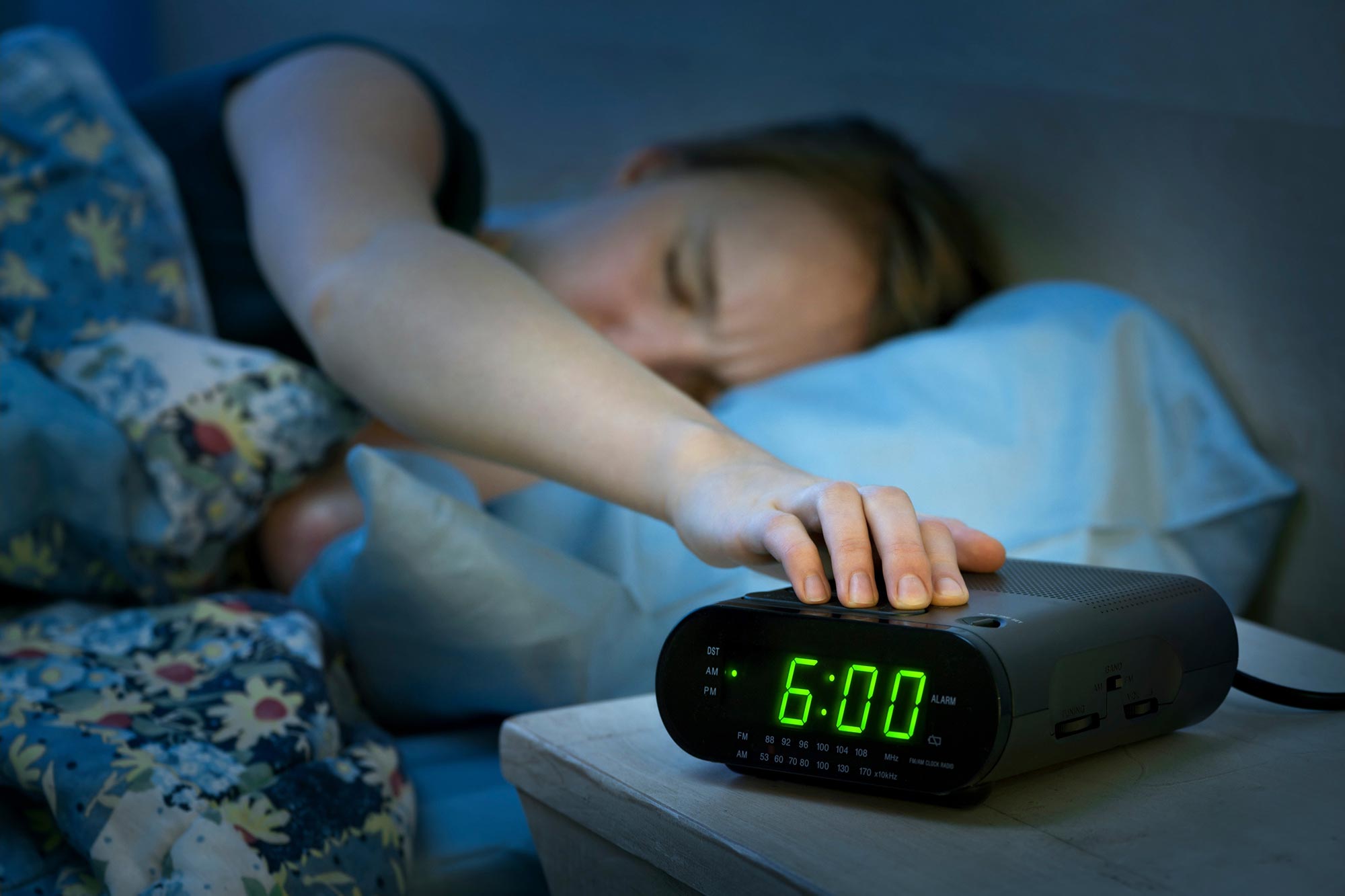 Stanford Sleep Medicine Doctor Reveals How To Be a Morning Person