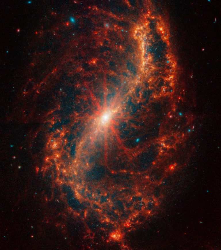 Hubble Captures a Dazzling Spiral Galaxy Alive With Birth and Destruction