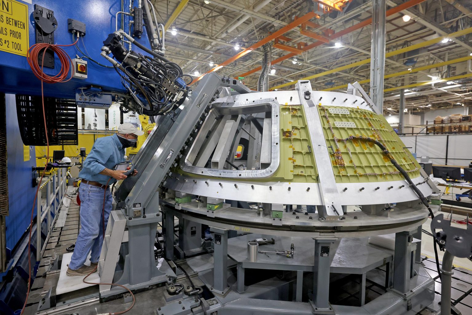 Welding Underway on Orion Crew Module for First Artemis Mission Landing ...