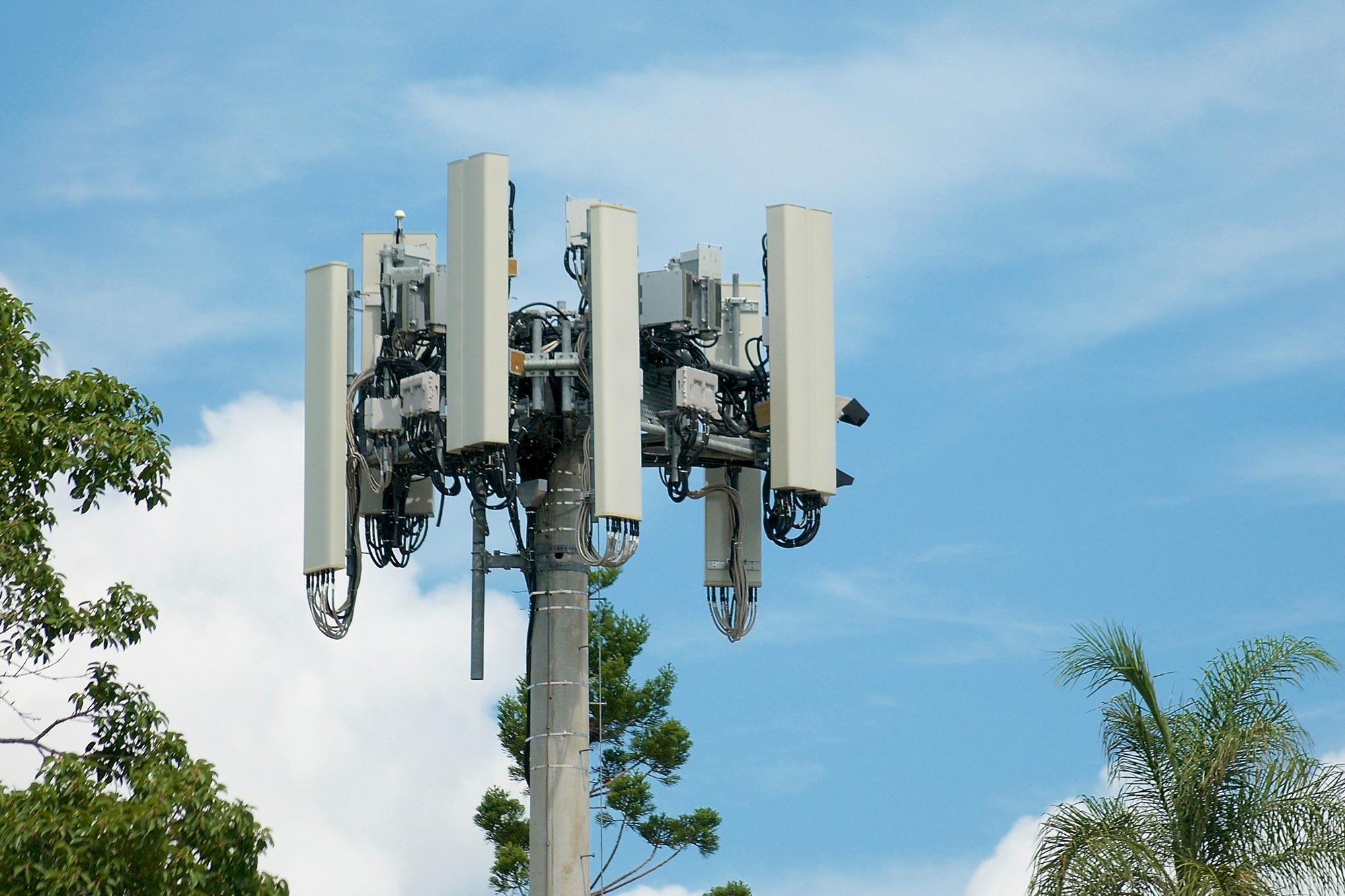 How 5G Wireless Service Puts Airplanes at Risk – An Electrical Engineer ...
