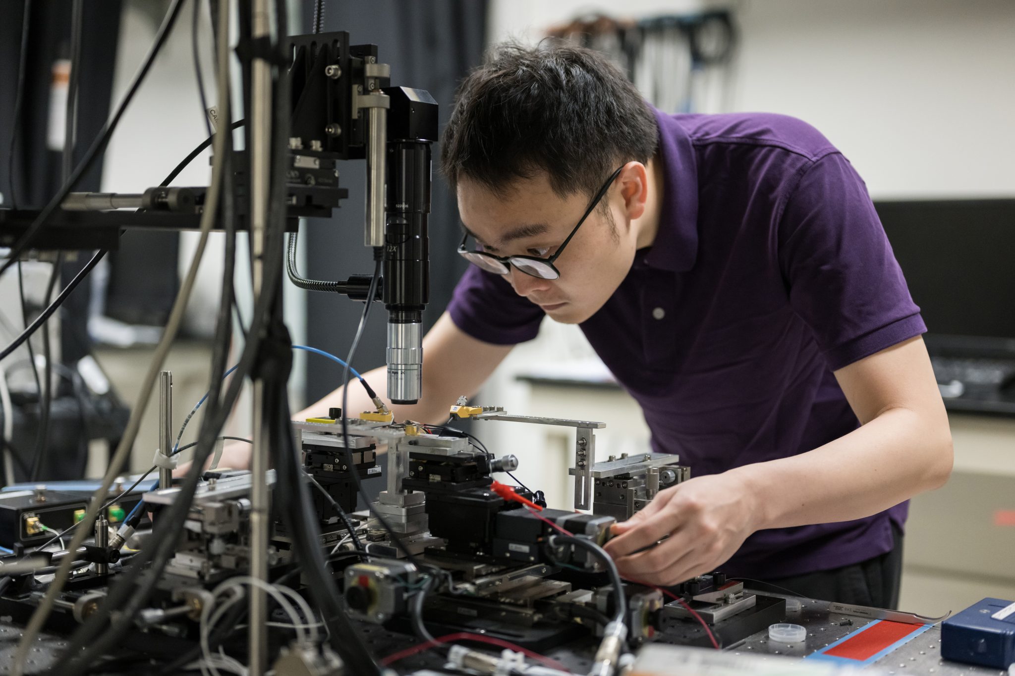 High Efficiency, Low Cost: New “All in One” Microcomb Lasers Could ...
