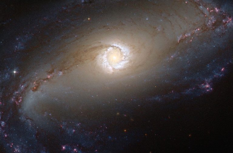 Hubble Views Spiral Galaxy NGC 1097