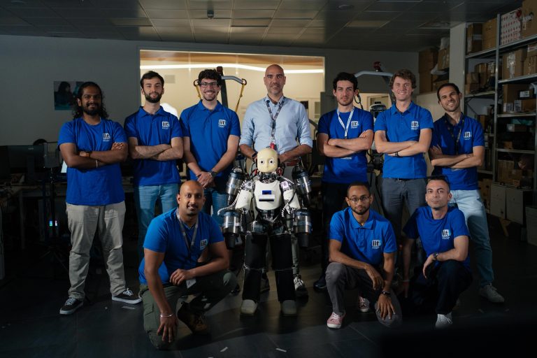 Real-Life Iron Man: World’s First Jet-Powered Humanoid Robot Takes Flight