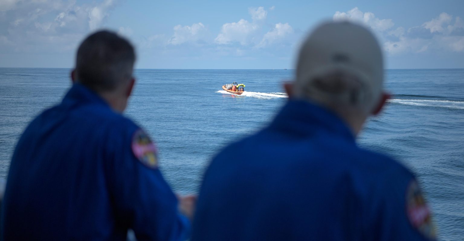 Stunning Image Gallery Documents Thrilling SpaceX Splashdown – First ...